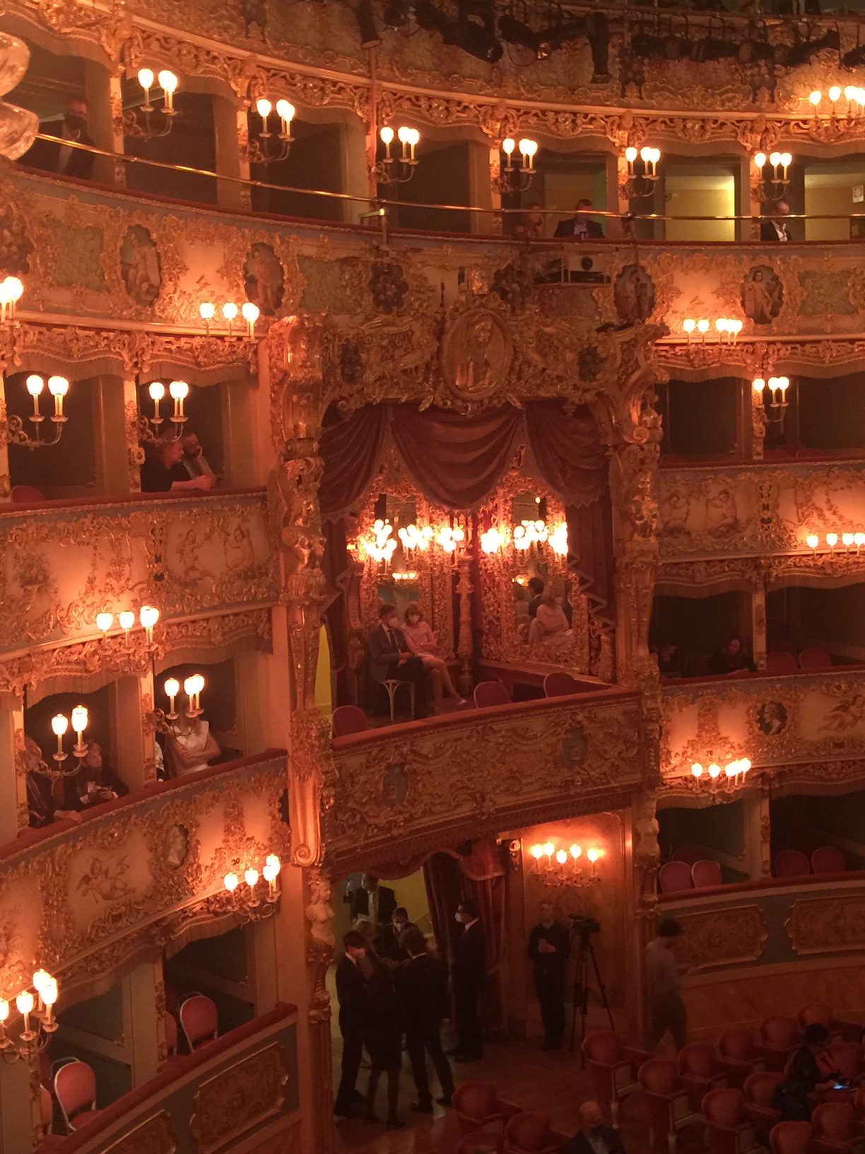 Fenice's “Covid-style” Traviata: the rebirth of the Venetian theater ...