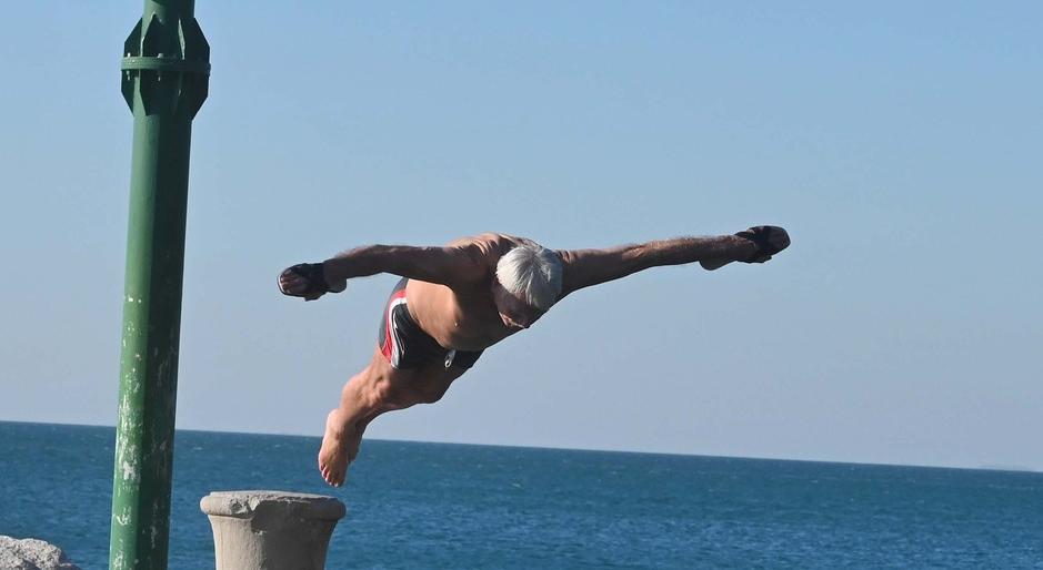 Trieste's Mario Cigar Keeps New Year's Day Tradition Alive With Barcola ...