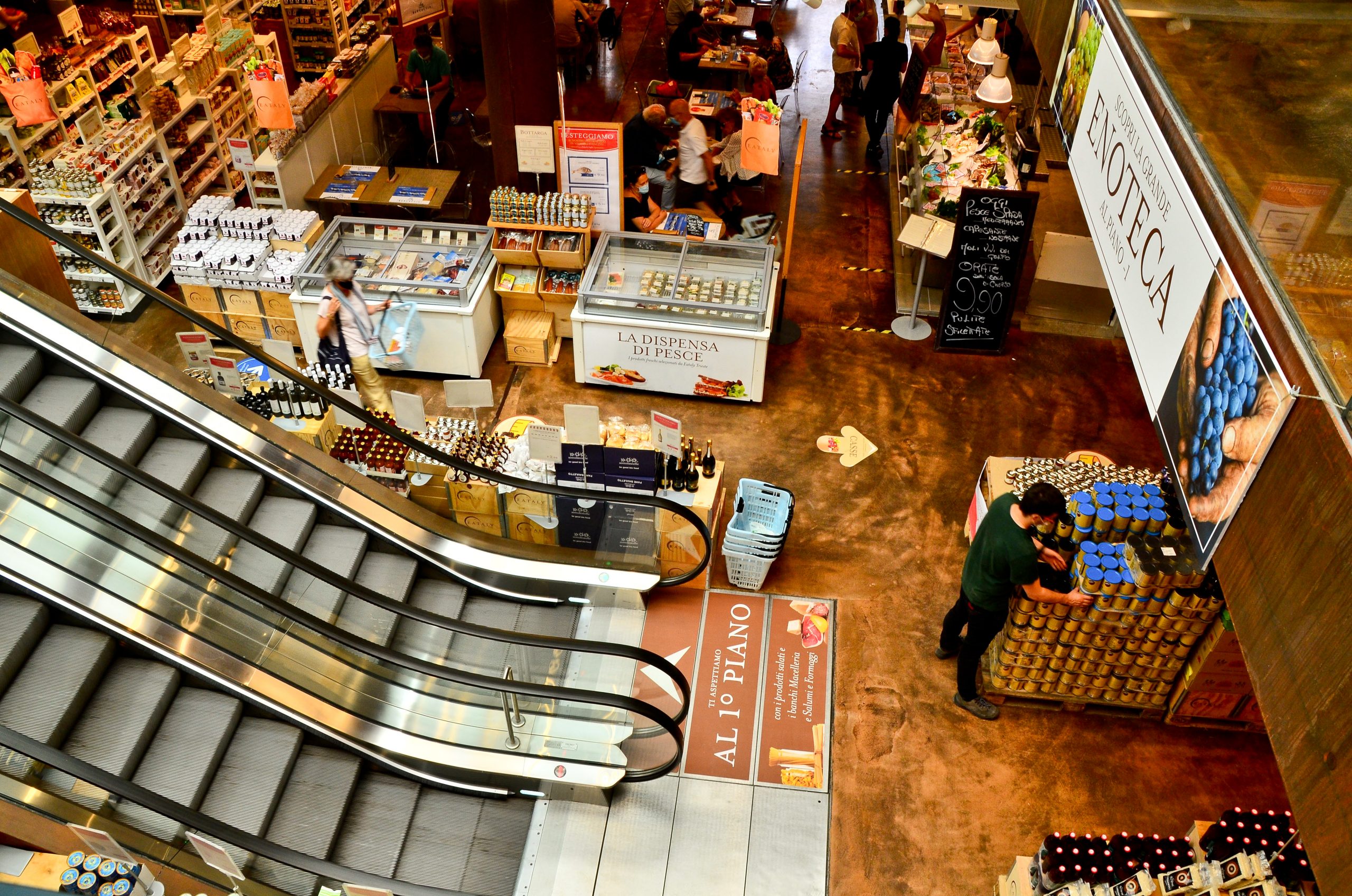 A Bustling Italian Marketplace, Eataly Trieste Celebrates Six Years ...