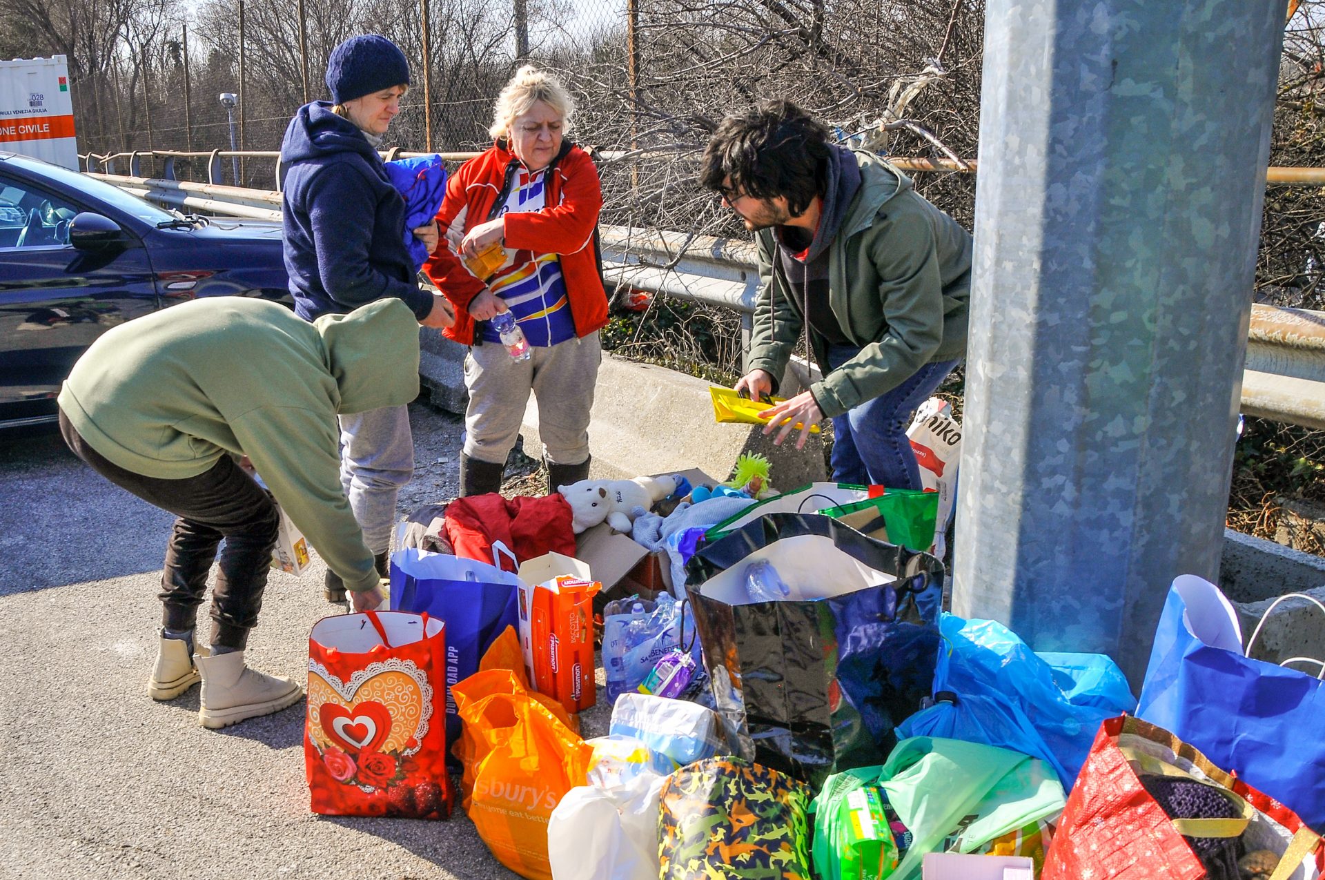 Refugee Busses at Fernetti Border and the Many Faces of the Ukrainian ...