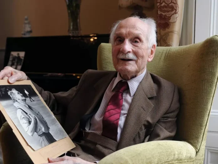 Last Survivor of Churchill's Few Seeks Heroic Italian Girl Who Saved ...
