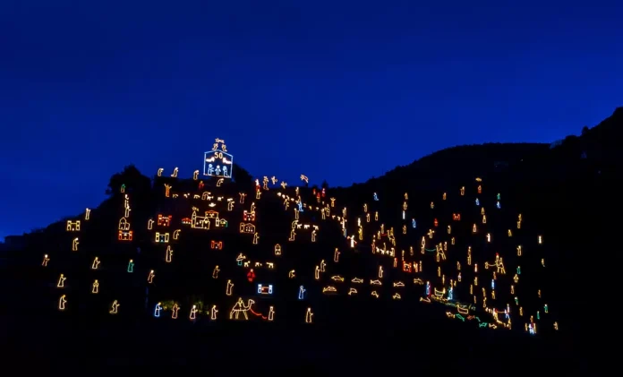 Manarola's Majestic Illumination: Italy's Riviera Unveils World's ...