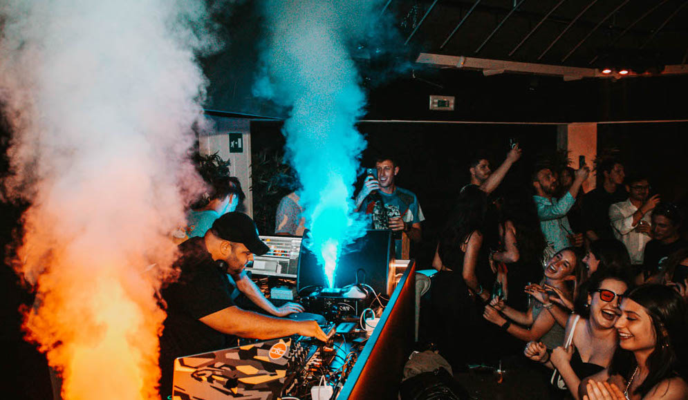 Sistiana Bay: Base Club Experience Unveils Season Opener - InTrieste