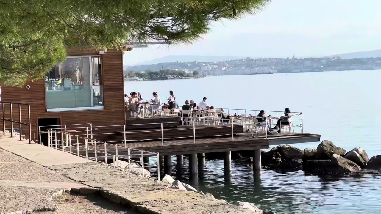 Locals Flock to Barcola Beach to Enjoy Unseasonably Warm October Day ...